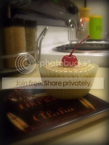 Saturday Mornings: Piña Colada Cupcakes for Surfers | the steakery cakery