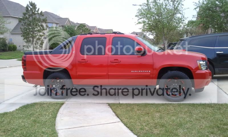 New wheels and tires, Painted grille trim and bowties | Chevy Avalanche ...